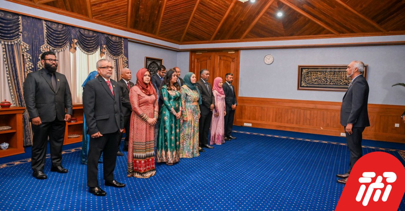 Siyaasee Muvazzafun vakikurun: Tharujamaana Raees offeehuge adhadhu ...
